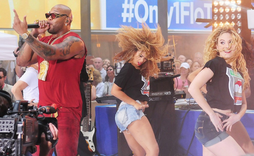 Flo Rida Picture 227 - Flo Rida and Natalie La Rose Perform on The ...