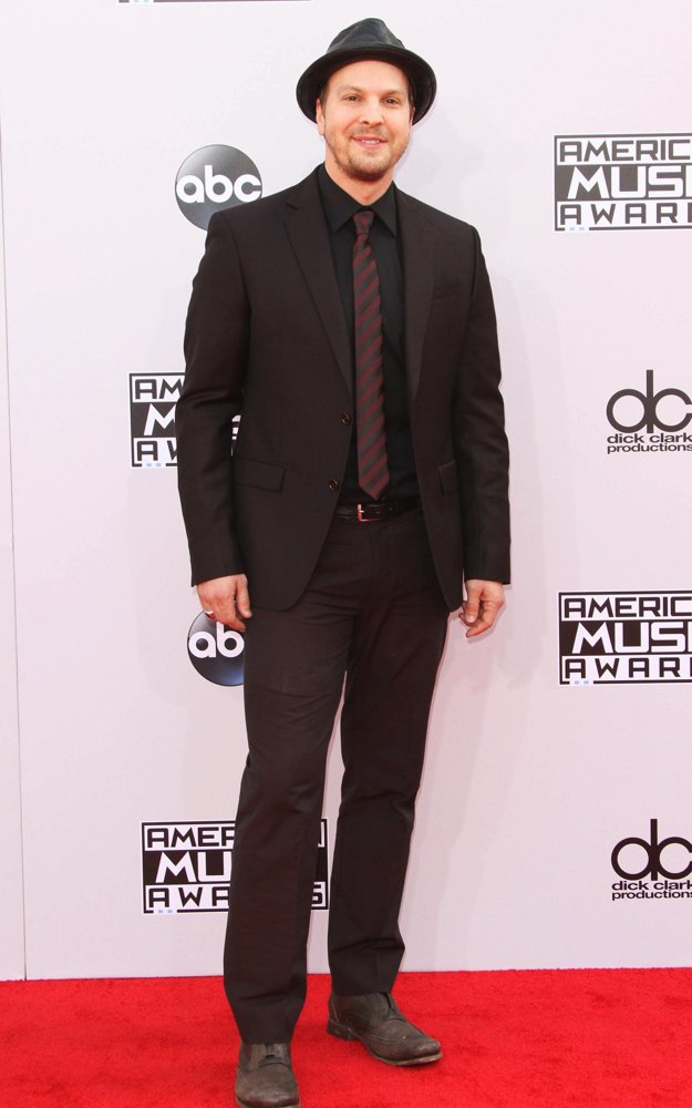 Gavin DeGraw Pictures, Latest News, Videos.