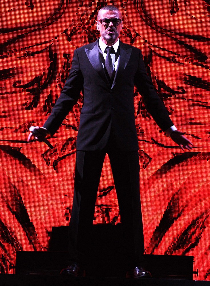 George Michael Picture 1 - George Michael Performs During A Sold Out ...