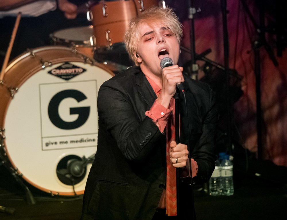 gerard-way Picture 1 - Gerard Way Performing Live in Concert