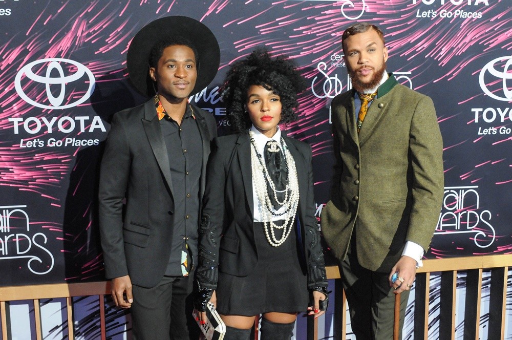 roman-gianarthur Picture 1 - 2015 Soul Train Music Awards - Arrivals