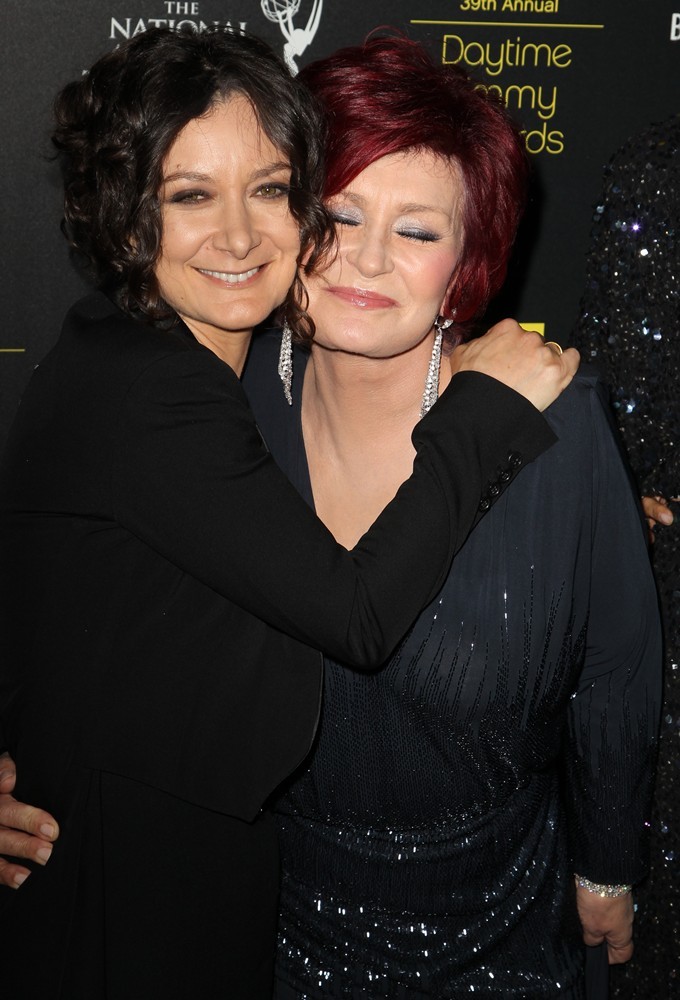 sara-gilbert Picture 1 - 39th Daytime Emmy Awards - Arrivals