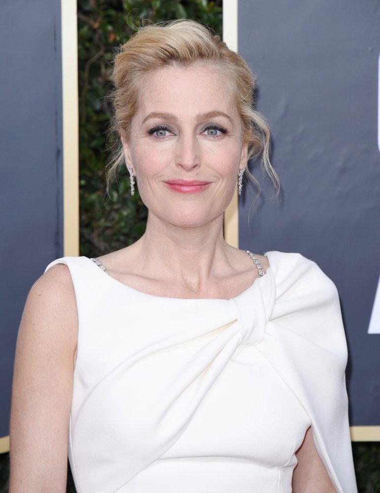 Gillian Anderson Picture 1 77th Annual Golden Globes Arrivals