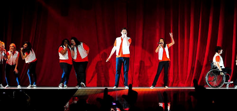 Jessalyn Gilsig Picture 1 - The Cast of Glee Live in Concert Performing ...