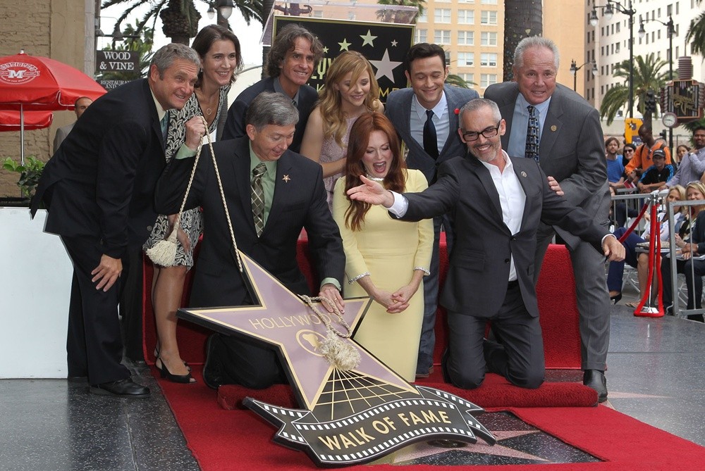 Joseph Gordon-Levitt Picture 1 - Julianne Moore Honored with Star at ...