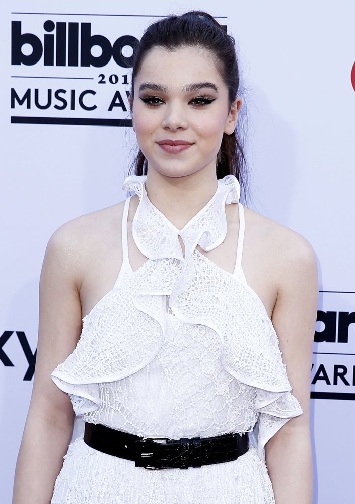 Hailee Steinfeld Picture 1 - 2015 Billboard Music Awards - Arrivals