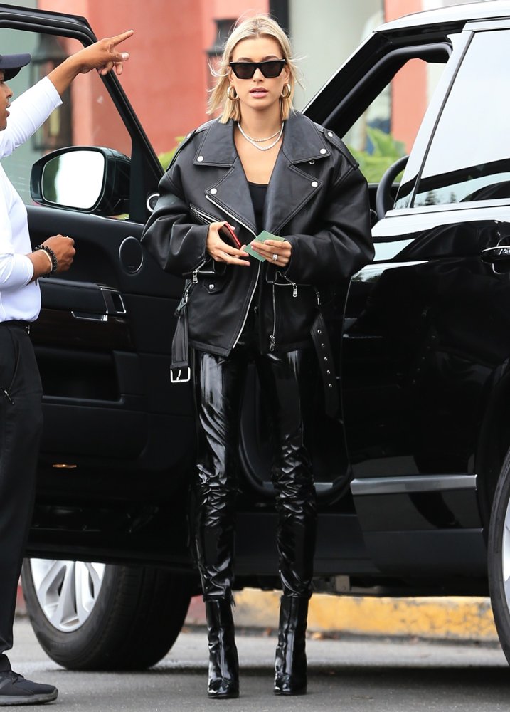 hailey-baldwin Picture 1 - Hailey Baldwin Arriving at The Hair Salon