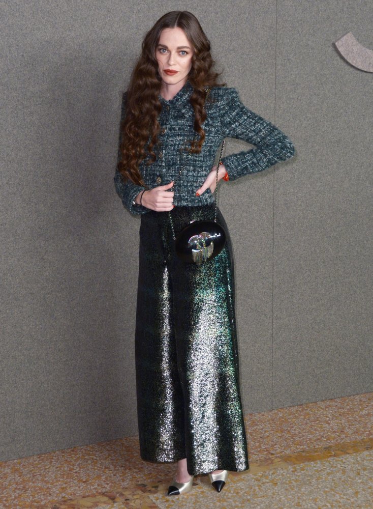 hailey-gates Picture 1 - Chanel Metiers d'Art Show - Red Carpet Arrivals