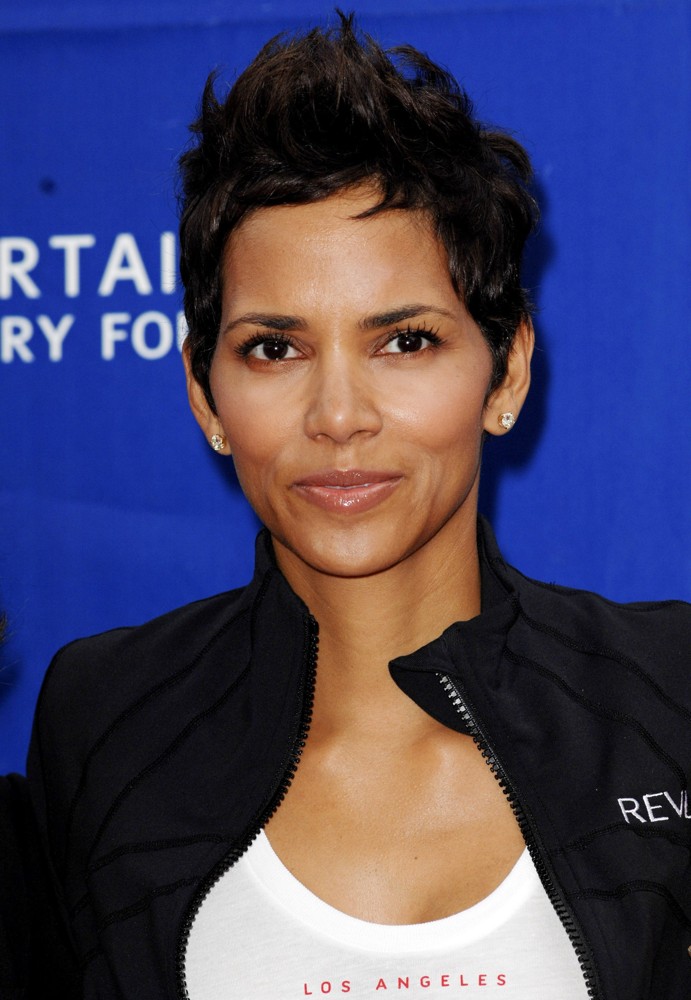 Halle Berry Picture 1 - 18th Annual EIF Revlon Run Walk - Arrivals ...
