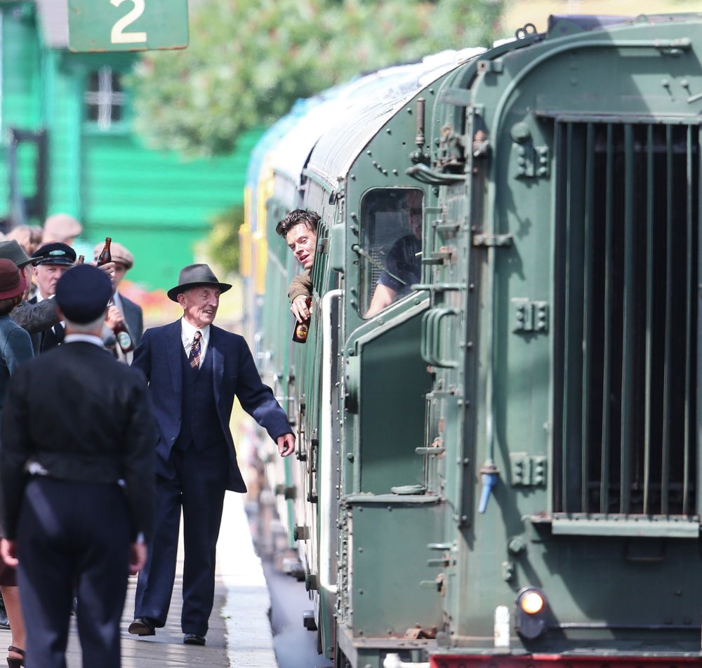 One Direction Picture 1 - Harry Styles on The Set of Dunkirk