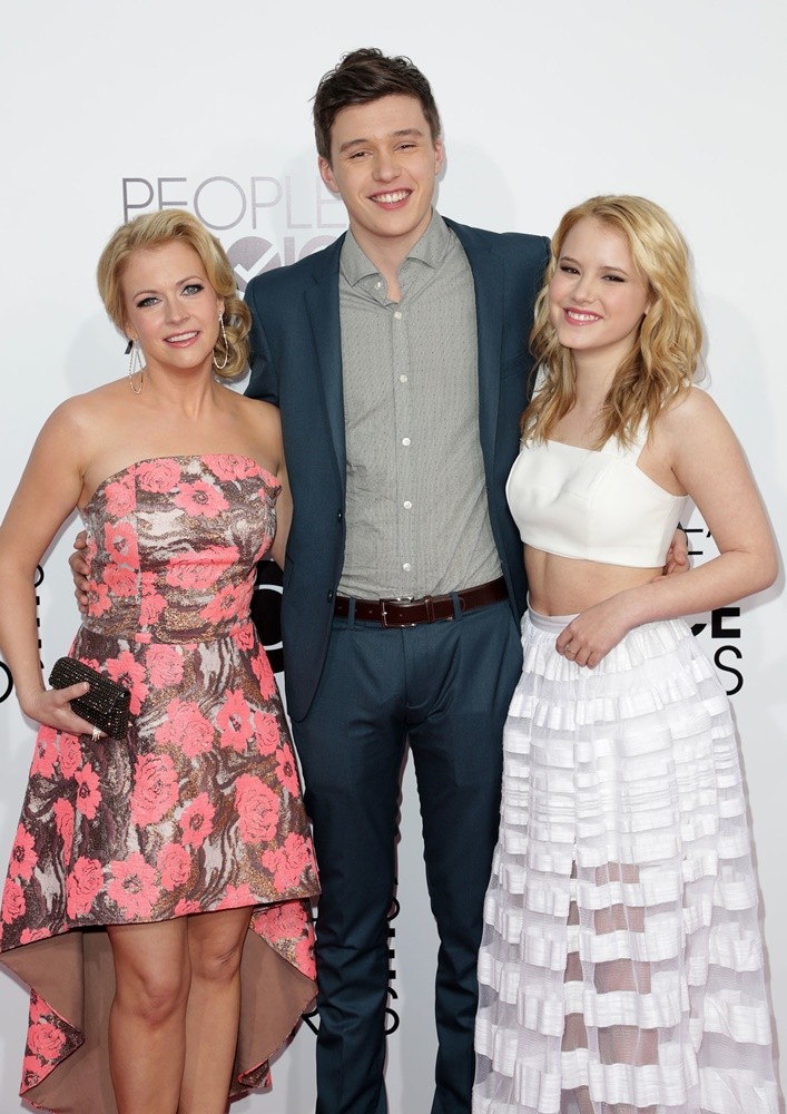 melissa-joan-hart Picture 1 - The 40th Annual People's Choice Awards ...