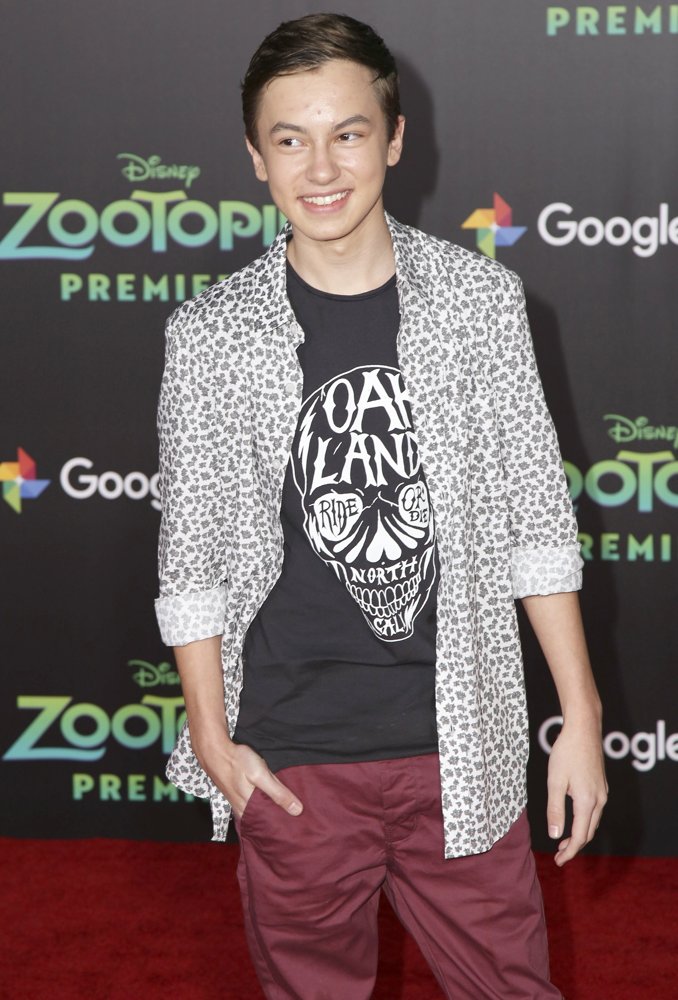 Hayden Byerly Picture 1 - Los Angeles Premiere of Walt Disney Animation ...