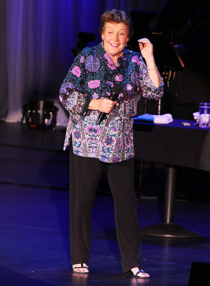 Helen Reddy Picture 1 - Helen Reddy Performs in Las Vegas