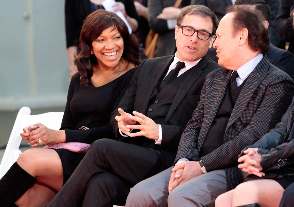 grace-hightower Picture 1 - Robert De Niro Places His Hand and Foot ...