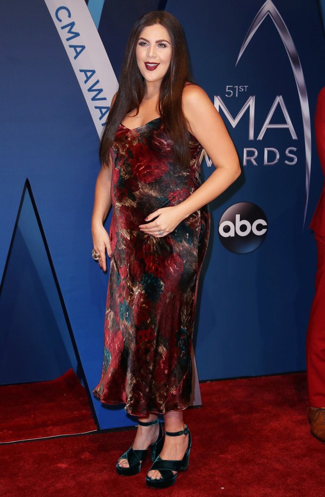 Hillary Scott Pictures with High Quality Photos