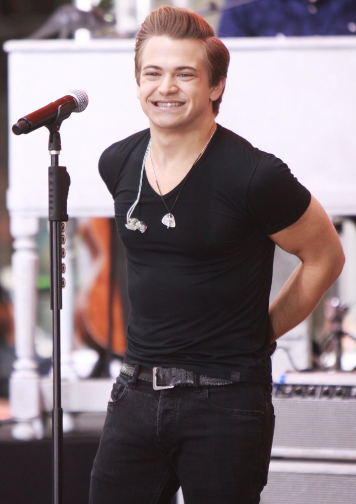 Hunter Hayes Picture 104 - 48th Annual CMA Awards - Red Carpet