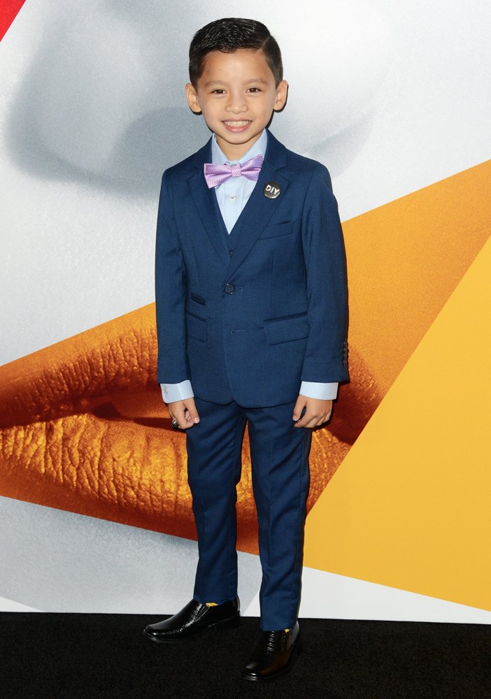 A Simple Favor Film Premiere - Red Carpet Arrivals - Picture 1