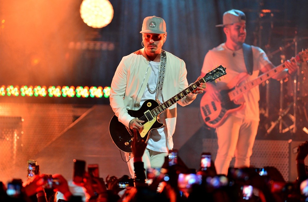 J Balvin Picture 17 - J Balvin Performing Live on Stage During J Balvin ...