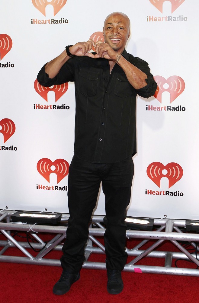 j.r. martinez Picture 52 - 2011 CNN Heroes: An All-Star Tribute