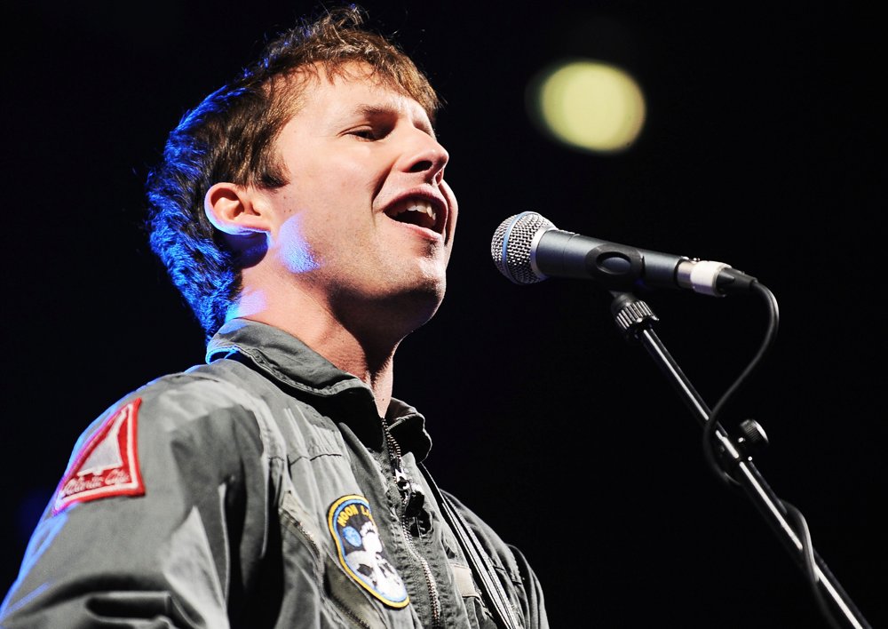 James Blunt Picture 1 - James Blunt Performs on Stage