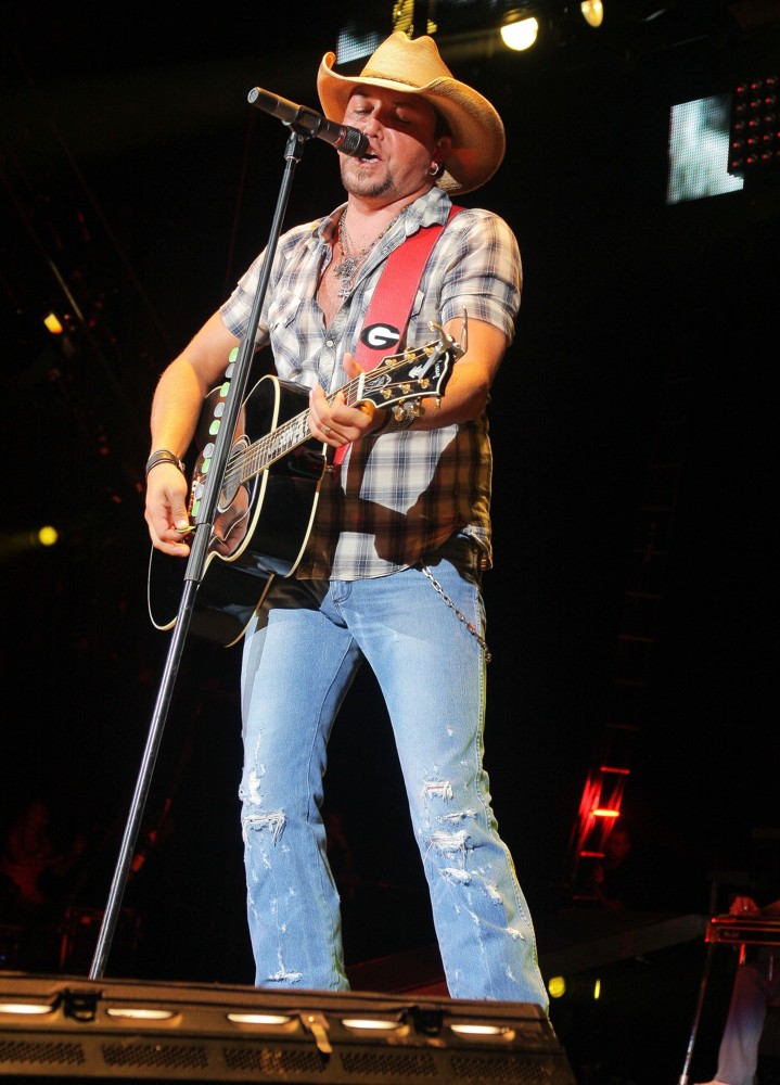 Jason Aldean Picture 1 - Jason Aldean Performs During The My Kind of ...