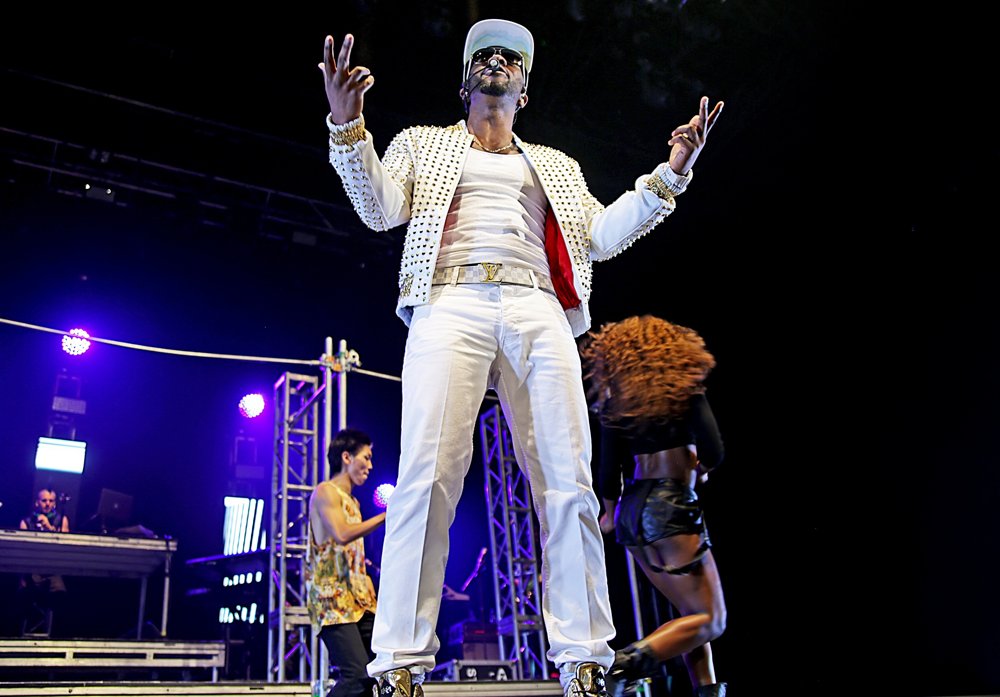 jason-derulo Picture 1 - Jason Derulo Performing Live on Stage