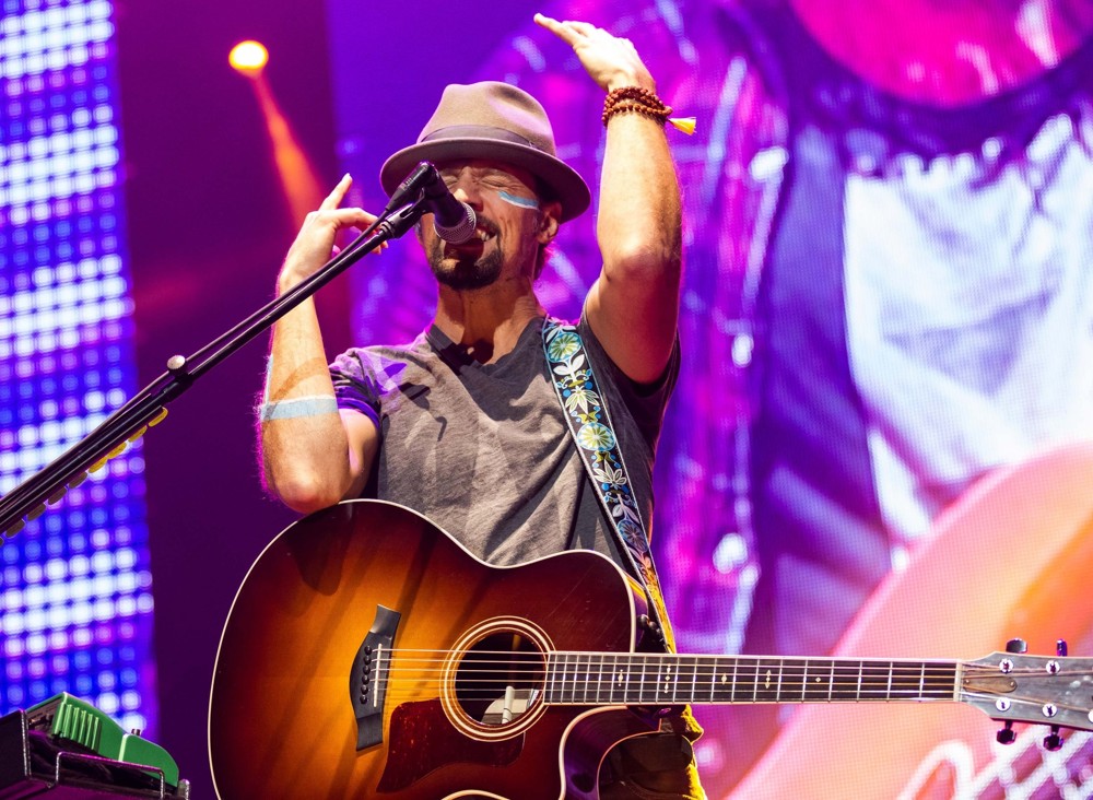 jason-mraz Picture 1 - Jason Mraz Performs Live