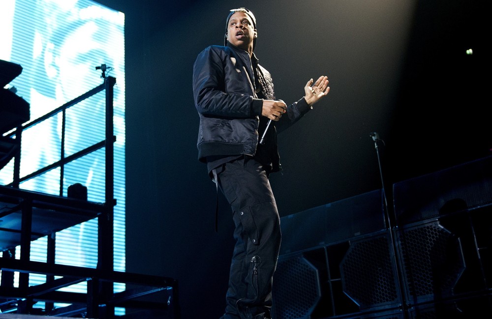 Jay-Z Picture 303 - Beyonce Performs Live in Concert During The Mrs ...