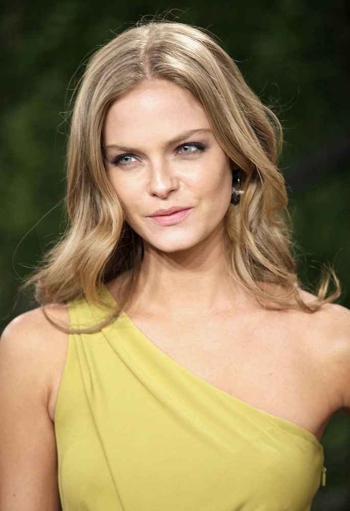 2013 Vanity Fair Oscar Party - Arrivals - Picture 1