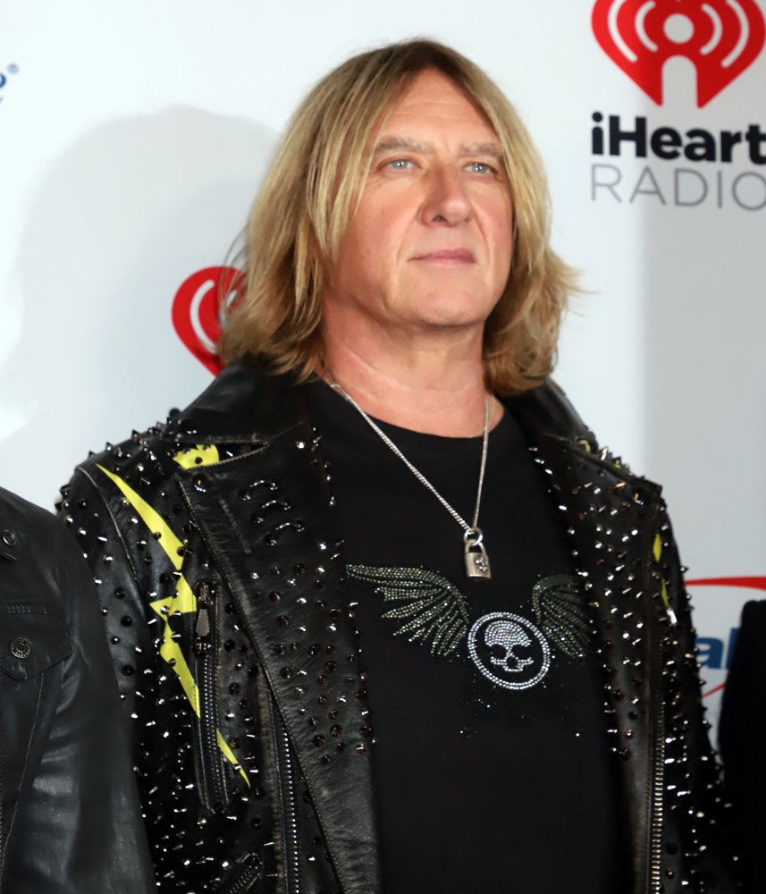 joe-elliott Picture 1 - 2019 iHeartradio Music Festival - Day 2 - Arrivals