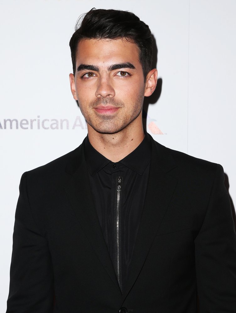 Joe Picture 1180 - Joe Jonas Takes Over The DJ Booth