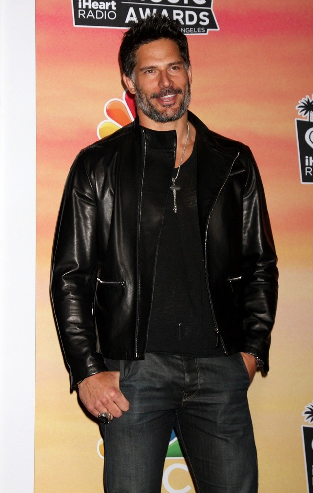 joe-manganiello Picture 1 - 2014 iHeartRadio Music Awards - Press Room
