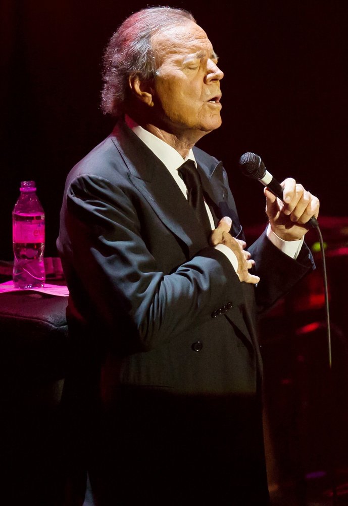 Julio Iglesias Pictures, Latest News, Videos.