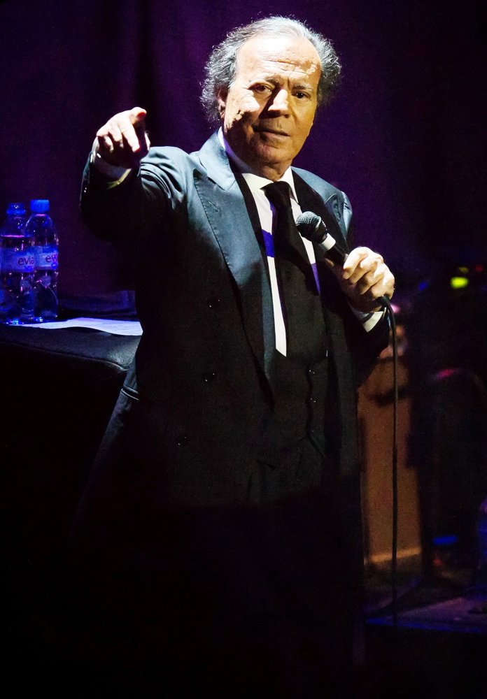 Julio Iglesias Picture 20 - Julio Iglesias Performs at Hard Rock Live
