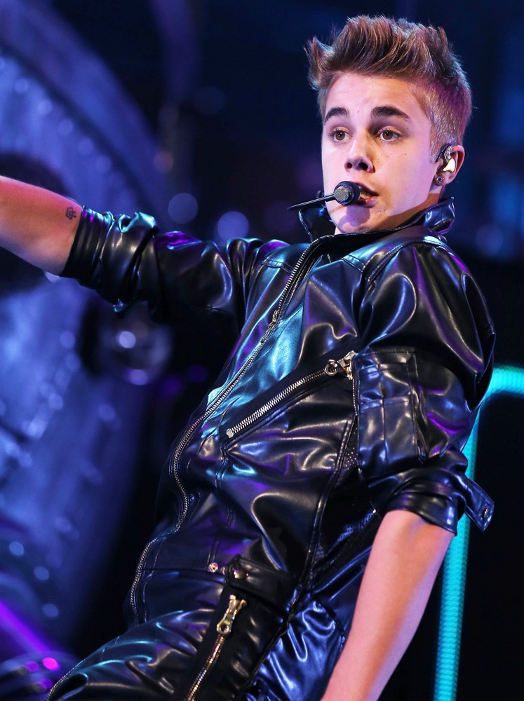 Justin Bieber Picture 1 - Justin Bieber Performing Live at The Grand ...