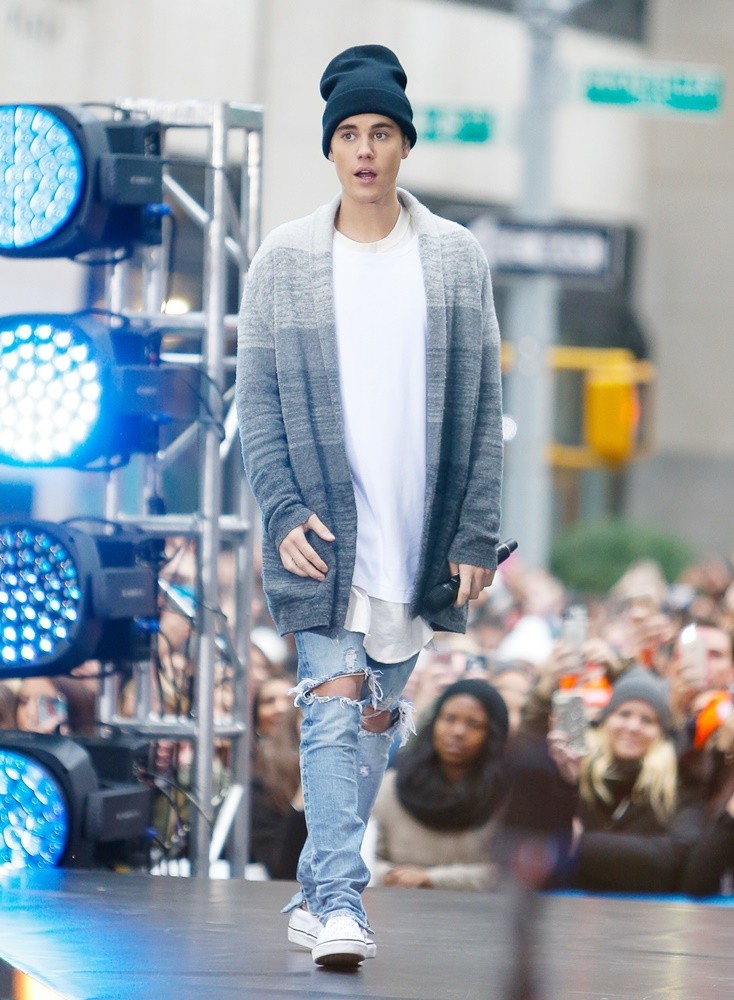 justin-bieber Picture 1 - Justin Bieber Performing Live on NBC's Today Show