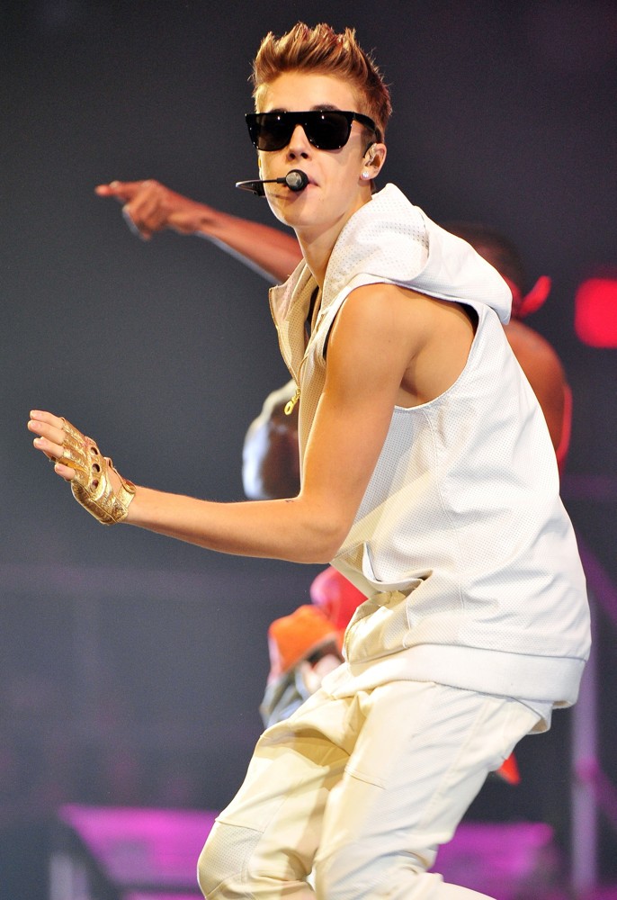 justin-bieber Picture 1 - Justin Bieber Performs Live in Concert on The ...