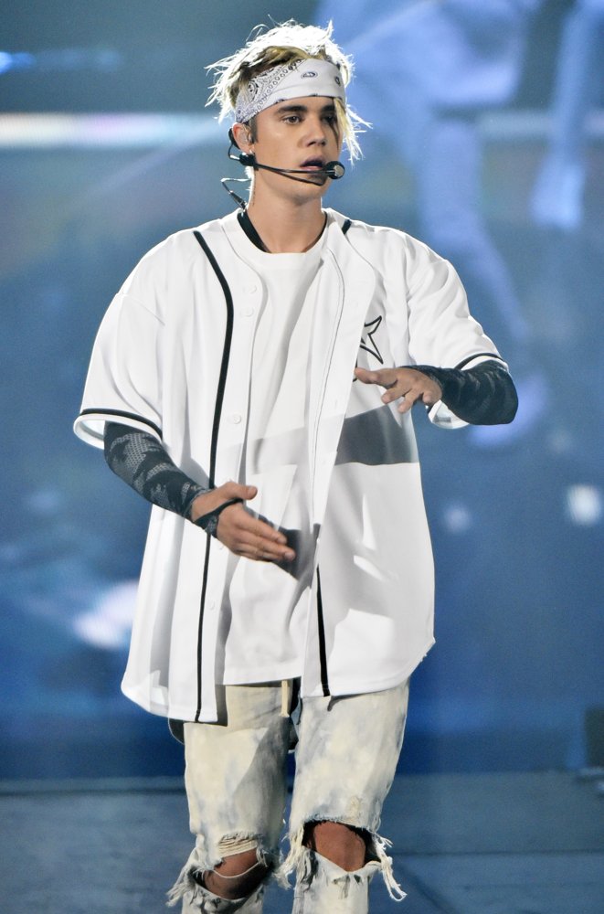 justin-bieber Picture 1 - Justin Bieber Performs on His Purpose World Tour