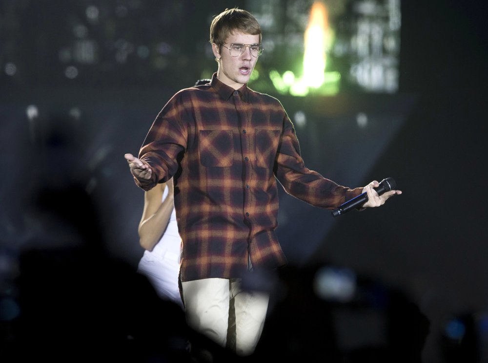 Justin Bieber Picture 1815 - Justin Bieber Performs Live as Part of His ...