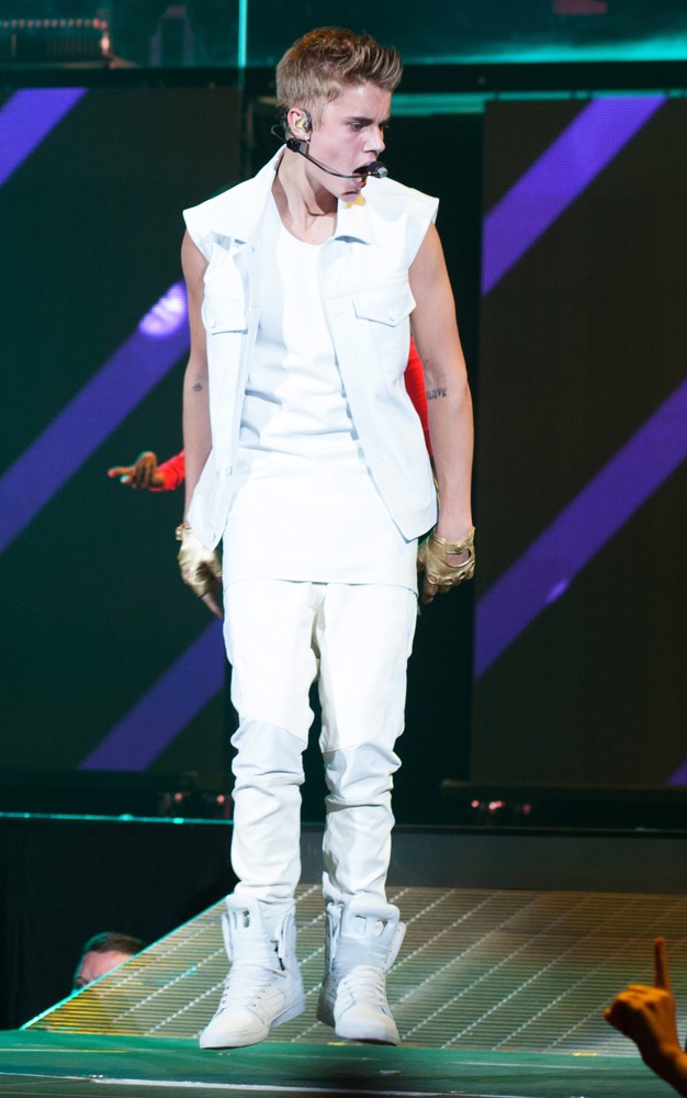 Justin Bieber Picture 1127 - Justin Bieber Kicks Off The Start of His ...