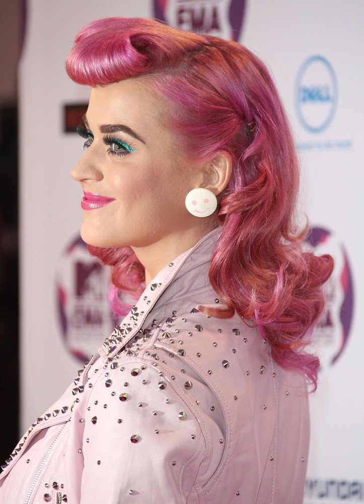 Katy Perry Picture 327 - Katy Perry in Shocking Pink Leaves Nobu Berkeley