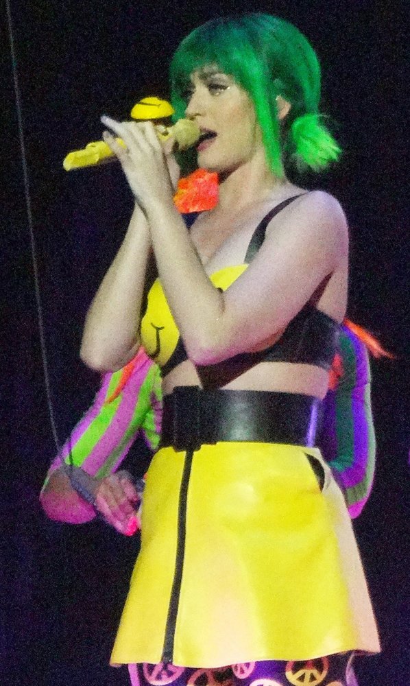 katy-perry Picture 1 - Katy Perry Performing Live on Stage on Prismatic ...