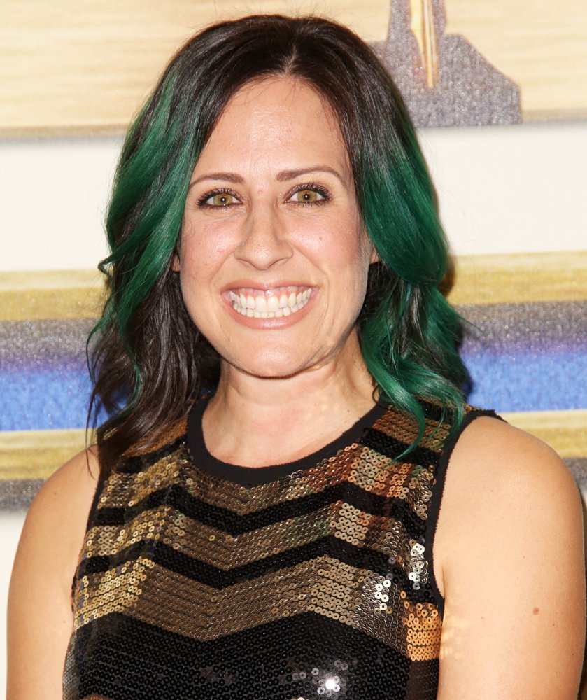 kelly-galuska Picture 1 - 2016 Writers Guild Awards - Arrivals