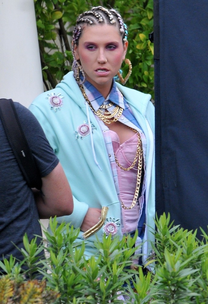 Ke$ha Picture 1 - Ke$ha Seen on The Set of Music Video Crazy Kids