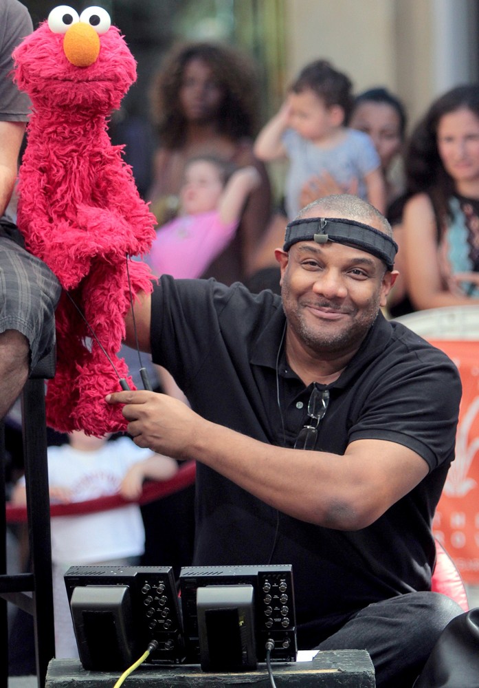 Kevin Clash Picture 1 - Kevin Clash Appear on Entertainment News Show Extra