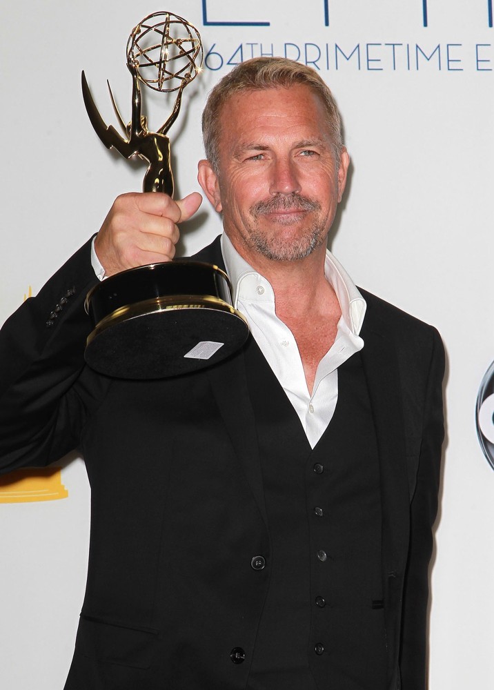 Kevin Costner Picture 51 - 64th Annual Primetime Emmy Awards - Arrivals