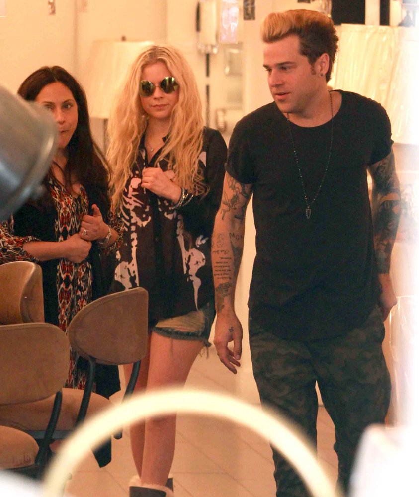 avril-lavigne Picture 1 - Avril Lavigne and Ryan Cabrera Shopping Together