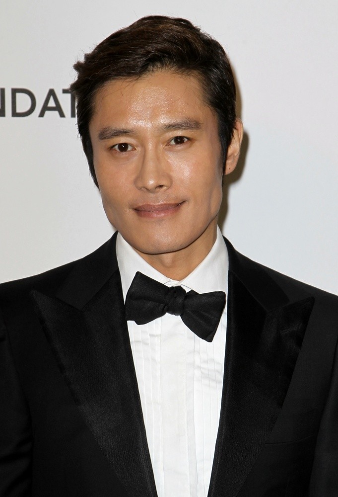 Lee Byung-hun Picture 4 - 21st Annual Elton John AIDS Foundation's ...