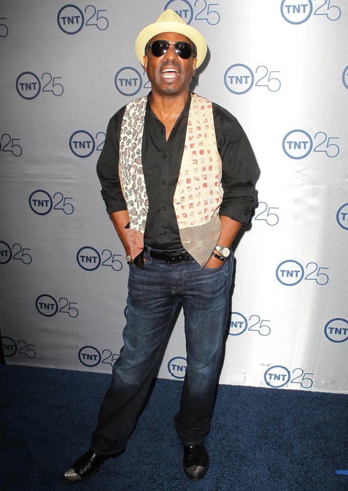 levar-burton Picture 1 - TNT's 25th Anniversary Party