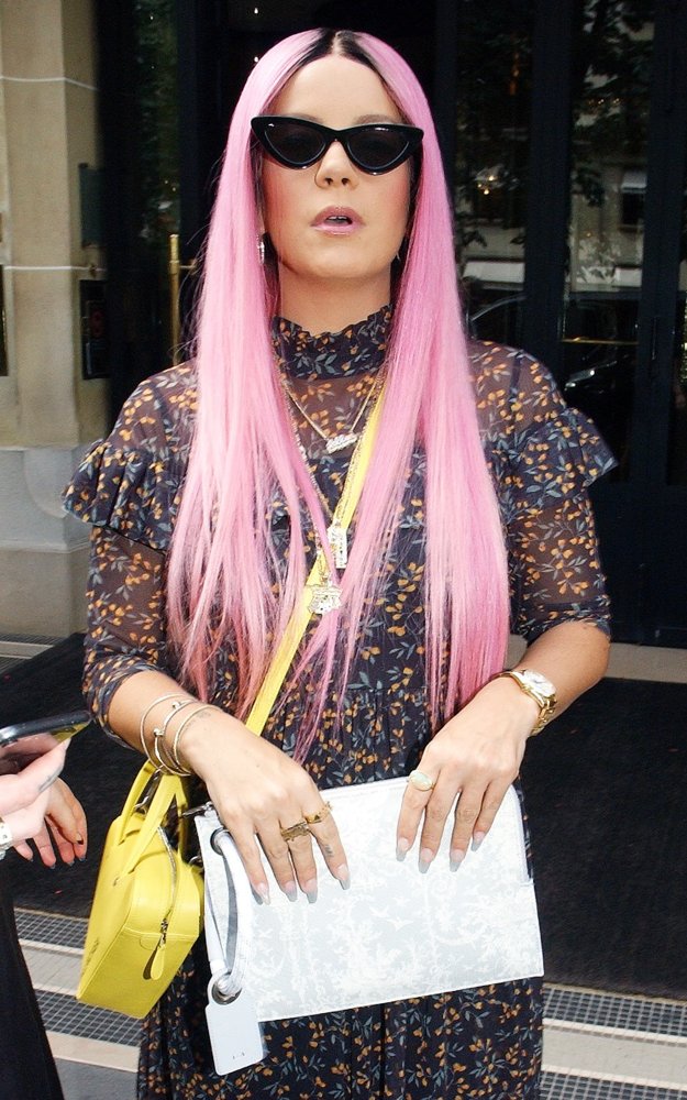 lily-allen Picture 1 - Lily Allen at The Plaza Athenee Hotel